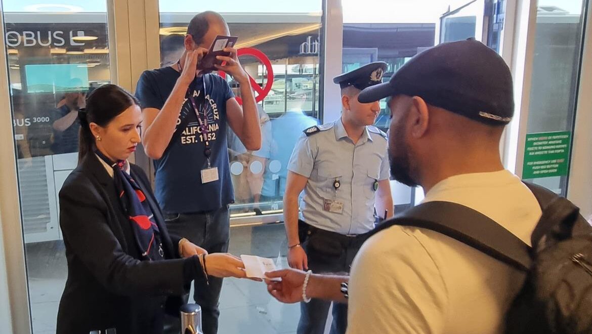 Czech immigration officer deployed to Athens for pre-flight passenger ...