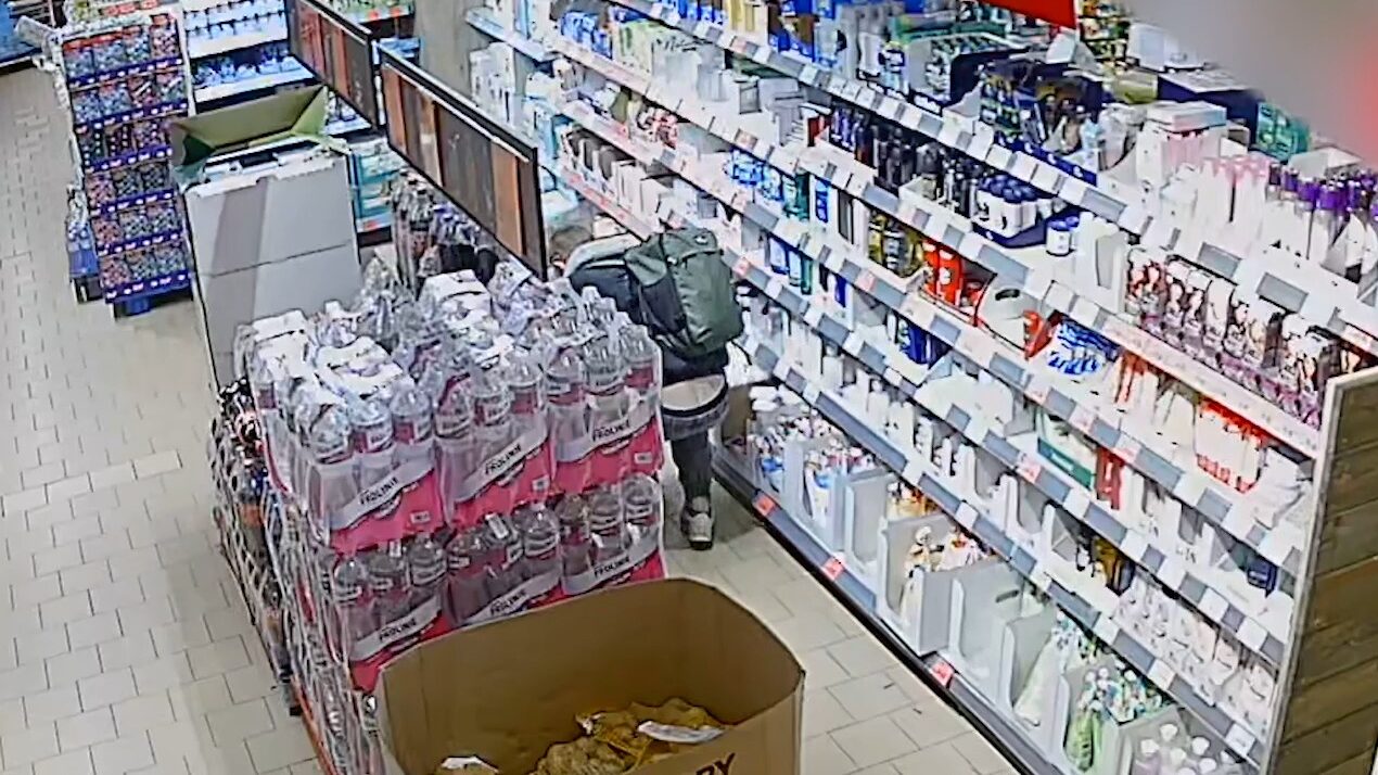 Toothpaste theft suspect identified - Mean Prague